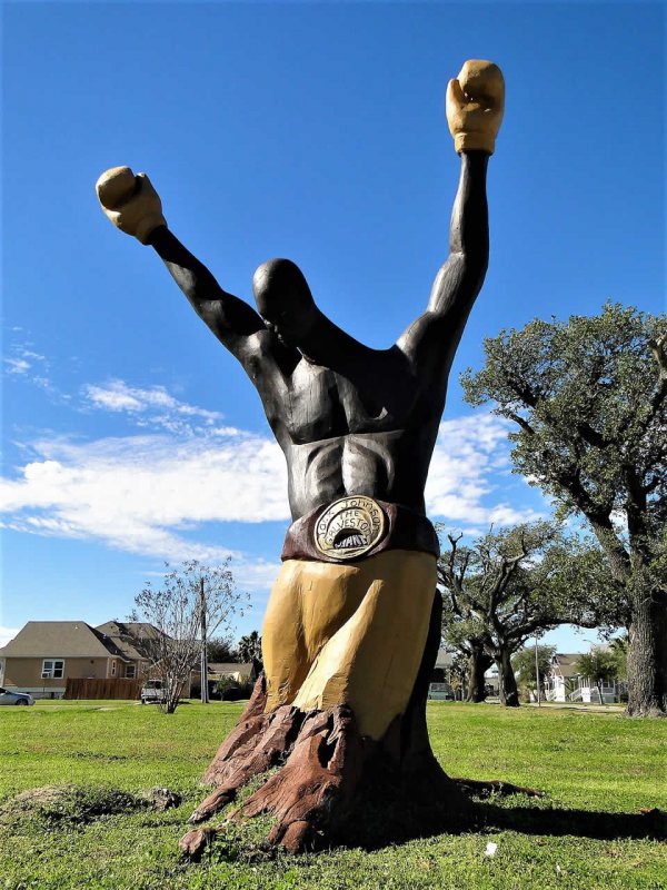 GALVESTON.COM: Tree Sculpture: "Jack Johnson, The Galveston Giant ...