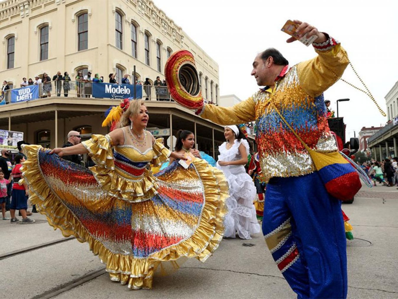 GALVESTON.COM: Fiesta Gras Parade: Los Locos Vaqueros, Jeeps & Golf ...